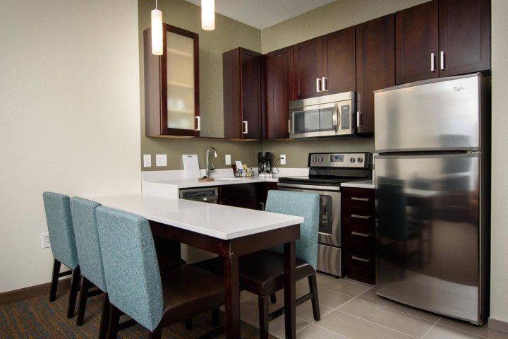 Residence Inn By Marriott Cleveland Avon At The Emerald Event Center - Avon, OH