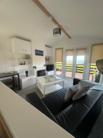 Bowmore 7 - Stunning Sea Views, Farm Stay - Scotland