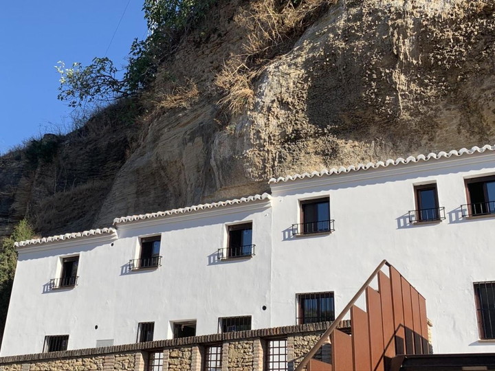 Apartamentos3cuevas - Setenil de las Bodegas