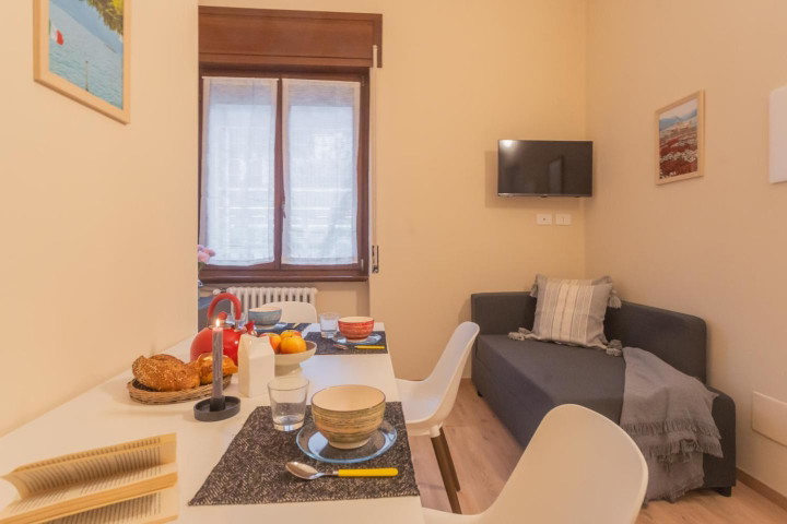 Simar Apartments Nearby Como Sg Train Station By Rent All Como - Como