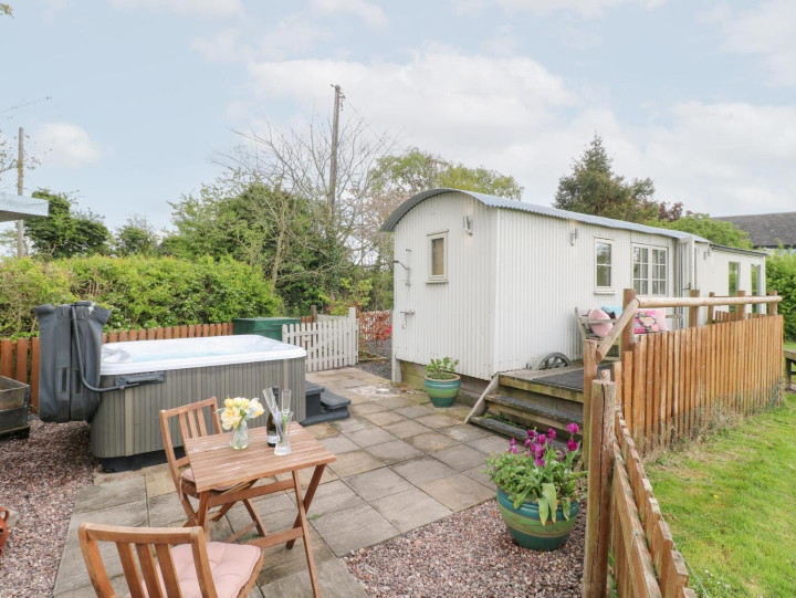 Shepherds Hut - Derbyshire