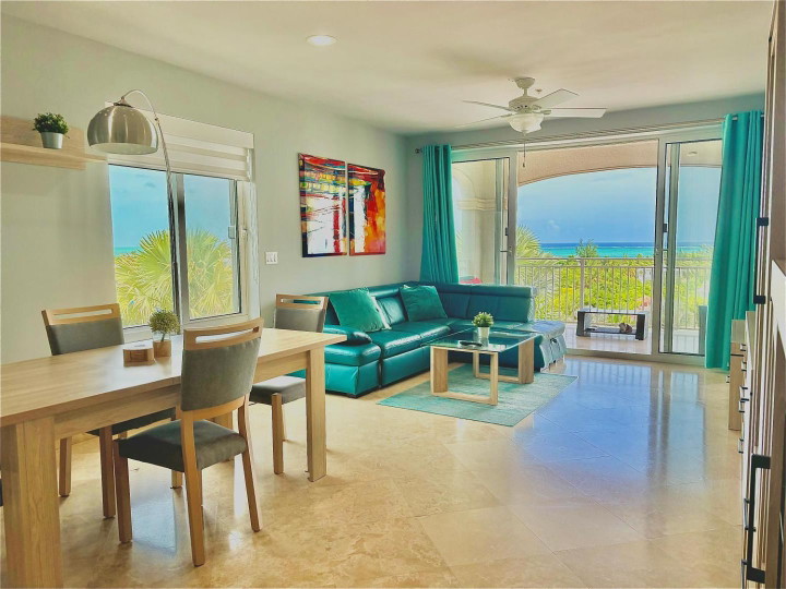 Extra Spacious Oceanview Condo 5 Min From Pristine Beach - Turks and Caicos Islands