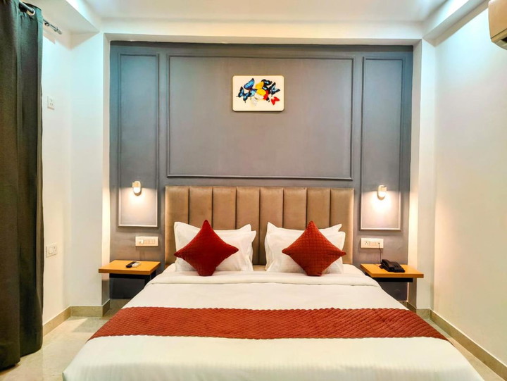 Hotel Mavens White Artemis Hospital Road Sector 52 Gurgaon - Gurugram