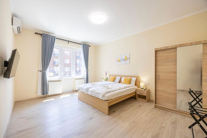 Central 4bedroom Madách Square Apartment - Budapest