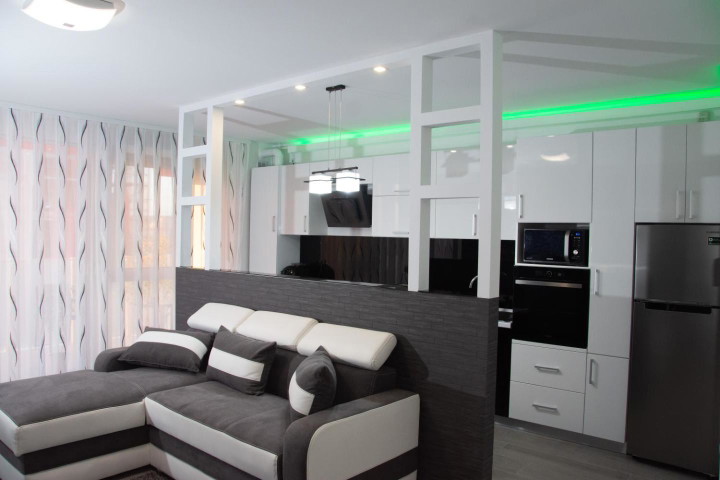 Modern Minimalist Apartment In Oradea - Oradea