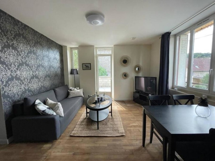 Logement à Brive Avec Terrasse Et Climatisation Près Du Centre-ville Et De La Gare - Fibre Internet Et Stationnements Gratuits - Limousin