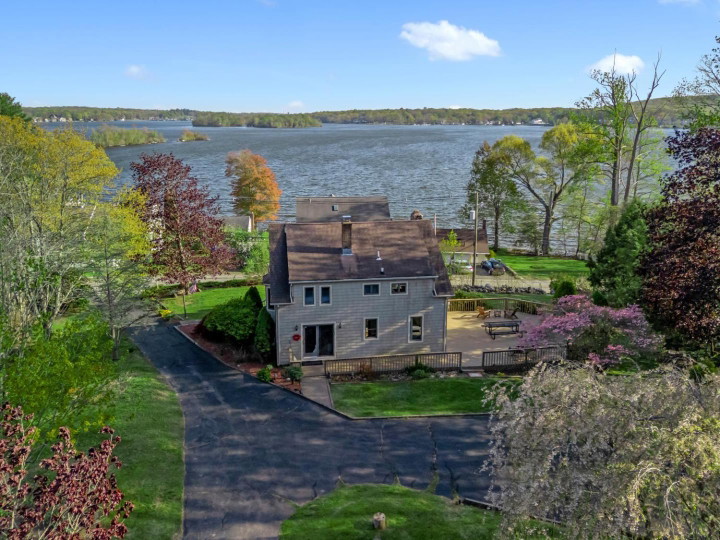Grammys Lake House - Connecticut