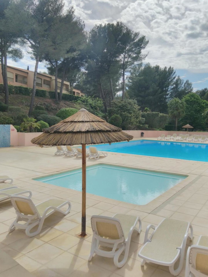 Appartement Avec Piscine à 600 M De La Plage Le Vallon Du Roy - Sanary-sur-Mer