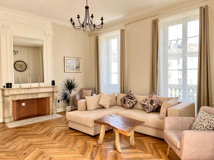 Appartement D Exception 100m2 Avec Parking - Centre Historique - Chambéry