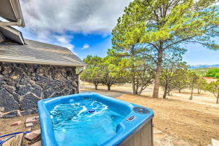 Walk To Golf Course: Home W/ Deck In Ruidoso! - Ruidoso, NM
