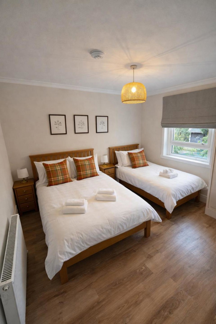 Grange Haven - Newly Renovated 2-bedroom Flat, Sleeps 5, 10 Mins Walk To Centre - Fort William