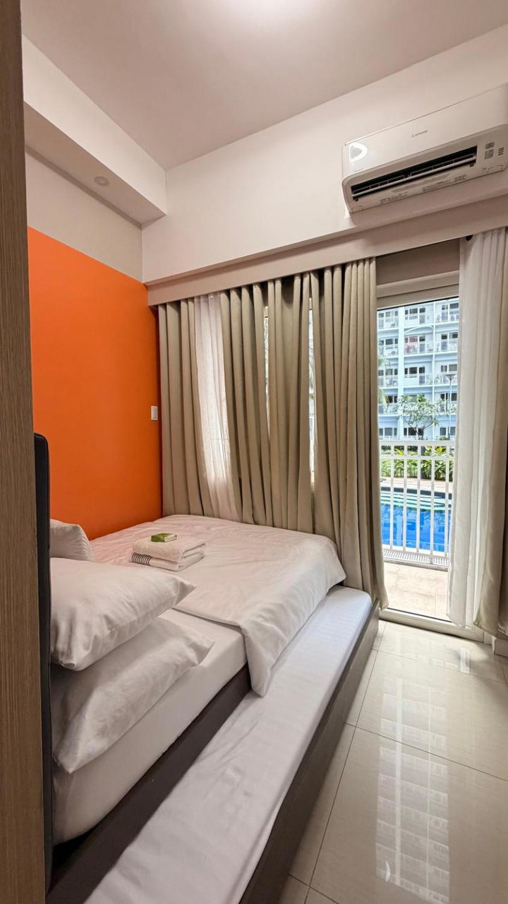 Direct Access To Pool Gk Suite - Manila