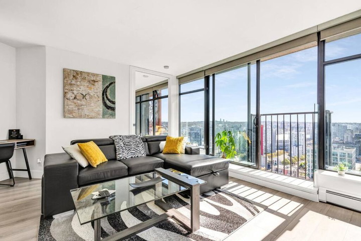 Central Luxury Apartment With Best City Views! - Vancouver