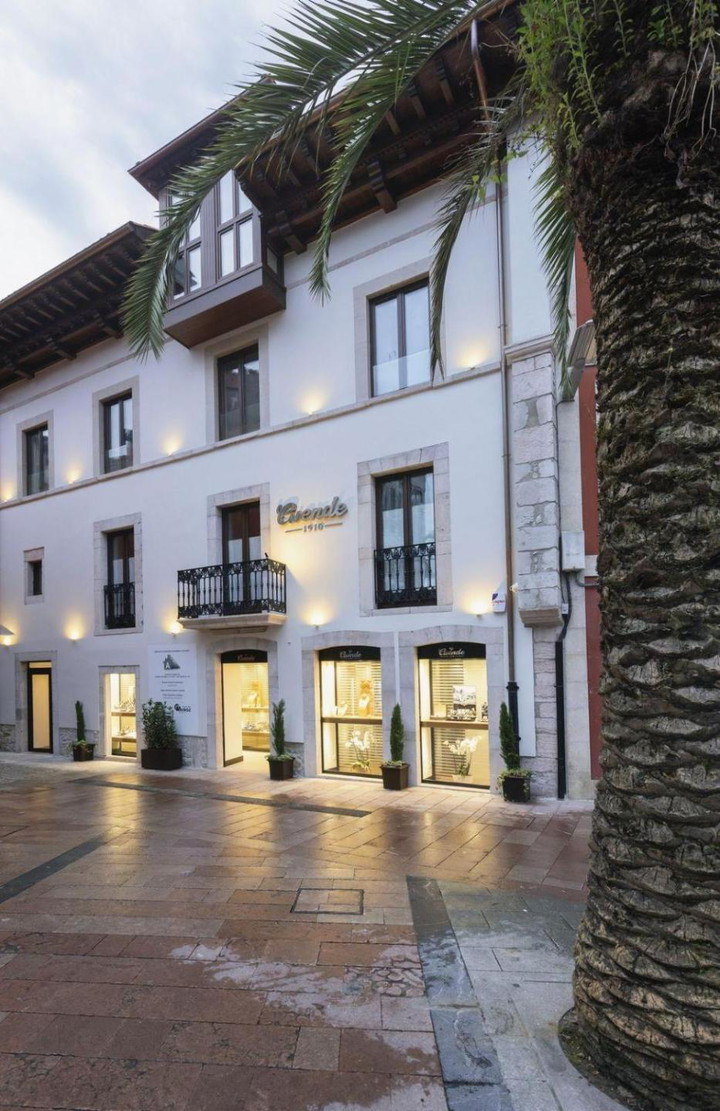 Apartamentos Centro Llanes - Llanes