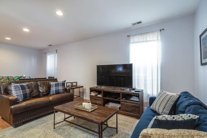 Lincoln Park Living - Suite 2 - Oak Park, IL