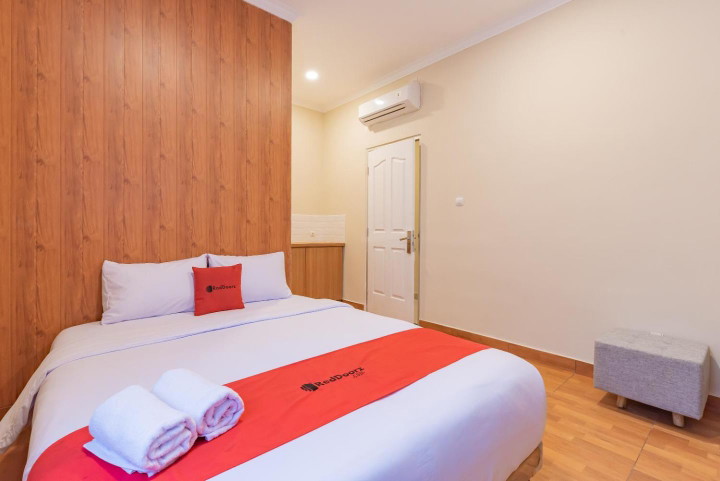Reddoorz Plus @ Bagusrangin Street 2 - Bandung