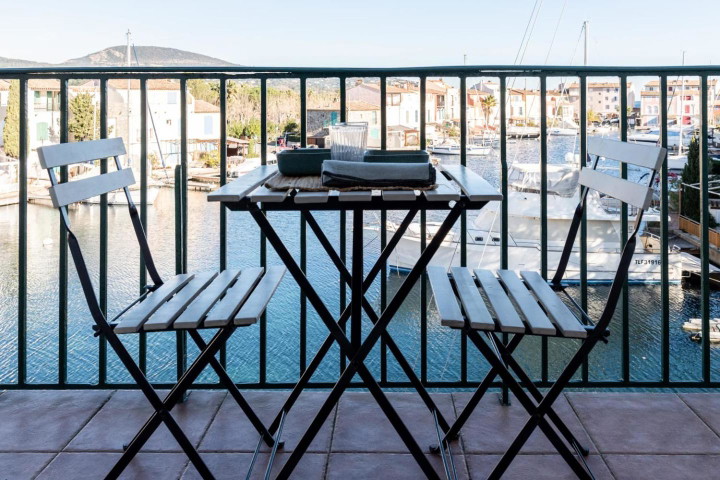 Bright Nest With Balcony And View On The Port - Vidauban