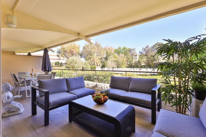 Centre St Tropez - Gd 2 Pièces, Piscine Et Parking - Saint-Tropez