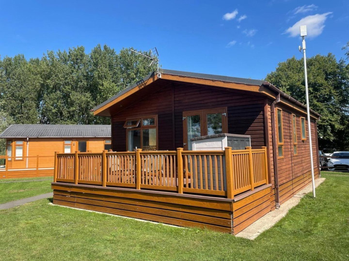 Dog Friendly Lodge In The Cotswolds! -