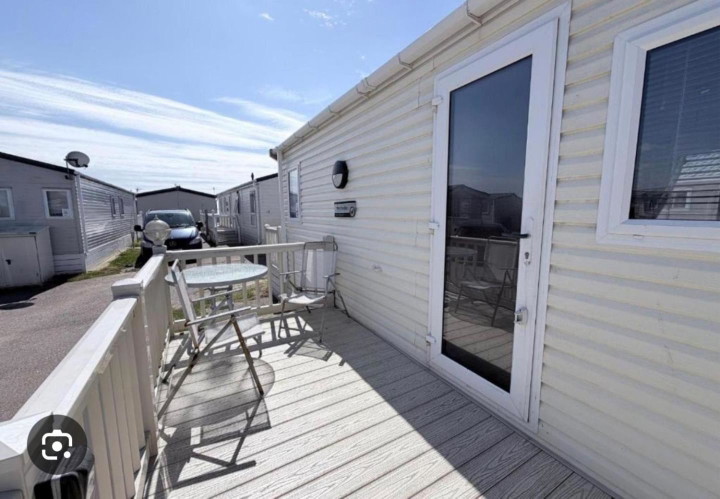 3 Bed Static Caravan With 5 Beds On A Holiday Park - Felixstowe