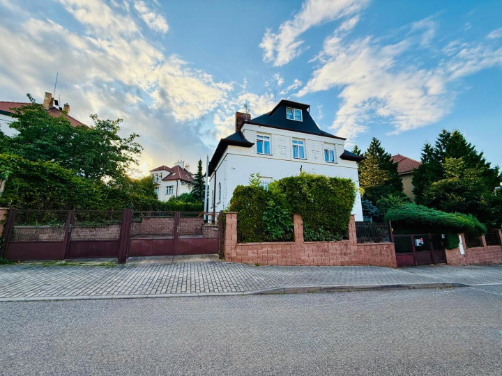 Family Villa Hanspaulka - Prag