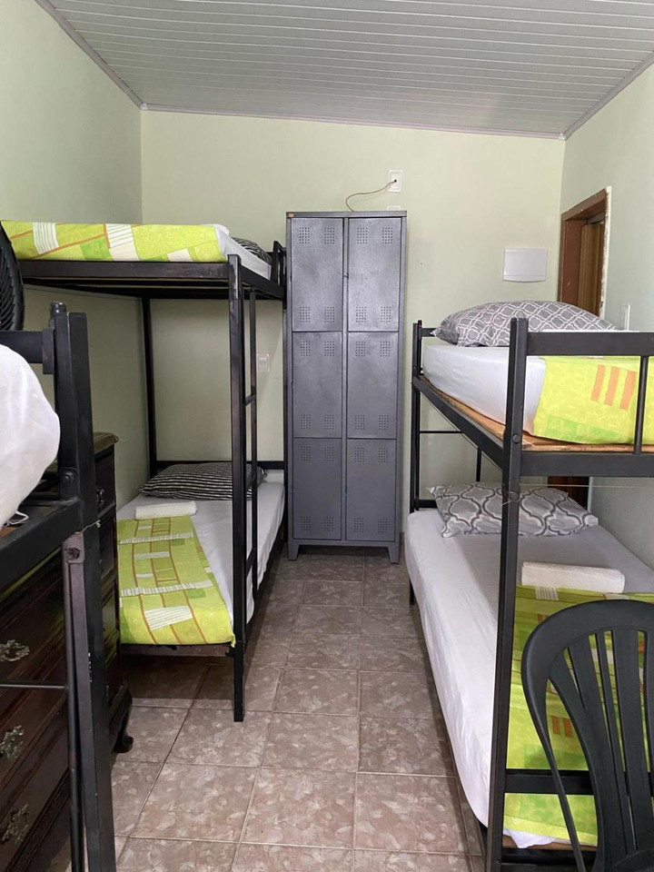 Quarto Masculino Compartilhado Santa Teresa Barra Glória Em Cobertura - Rio de Janeiro