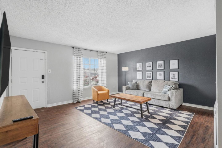 Spacious 3br Apt In Houston Pet Friendly Stay - Sugar Land, TX