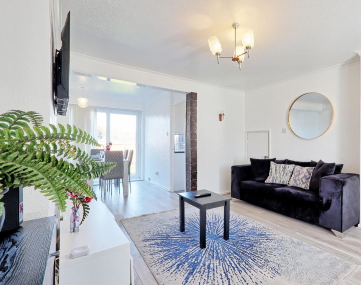 Stylish & Serene 2br Terrace In Basildon - Moffat