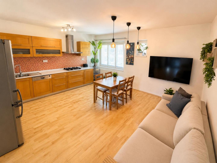 Lovely 2 Bedroom Apartment - Bratislava