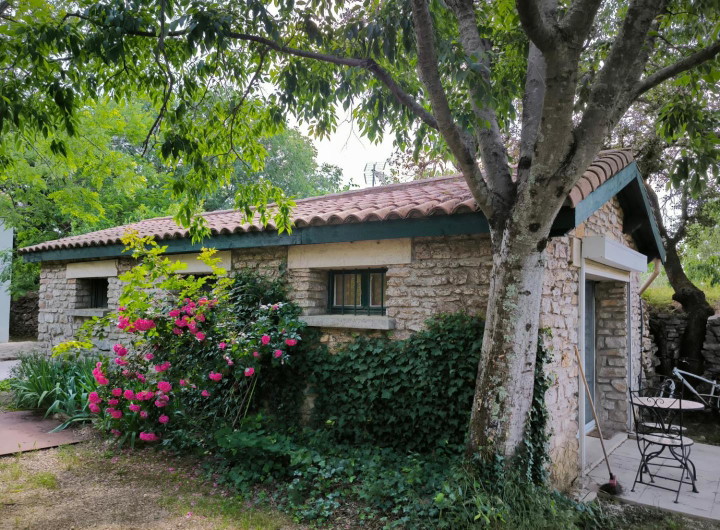 Havre Champêtre En Ville De Nîmes - Gard