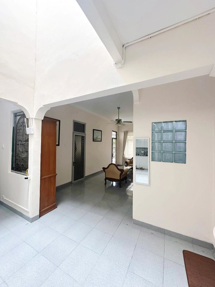 Large 4br White House In Bogor Near Botanic Garden & Toll - Indonesia