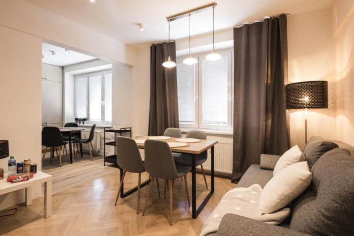 Flexihome Sk - Tolsteho - Free Parking On The Street - 2 Bedrooms - Košice