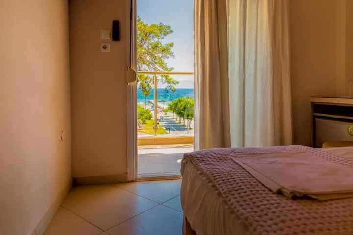 Le Monde Seaview Suites - Halkidiki