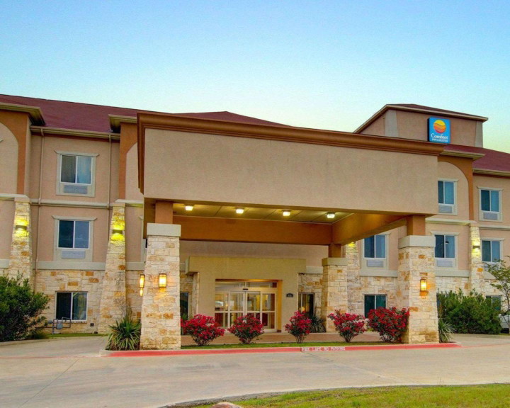 Comfort Inn & Suites Alvarado - Joshua, TX
