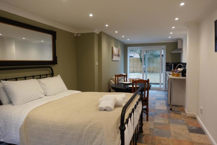 Modern Bicester Studio Self-contained With Parking - Bicester