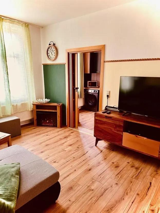 Haus Harzzauber - Elegantes Ferienquartier In Der Altstadt Mit Terrasse, Kamin Und E-bikes Für Die Perfekte Auszeit - Ilsenburg