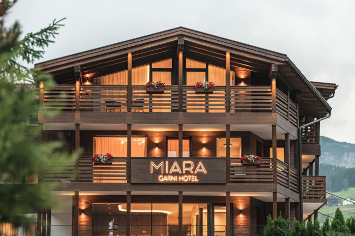 Garni Hotel Miara - Your Dolomites Home - Sëlva