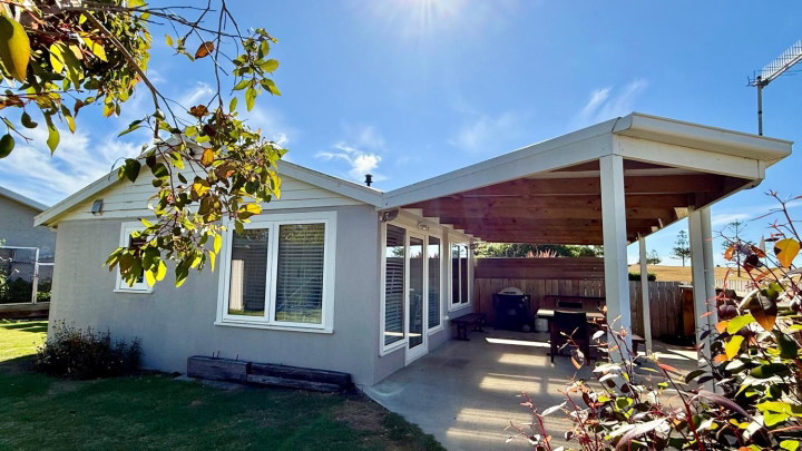 Low Head Beachside Bungalow - "Cockle Shell" - Tasmania