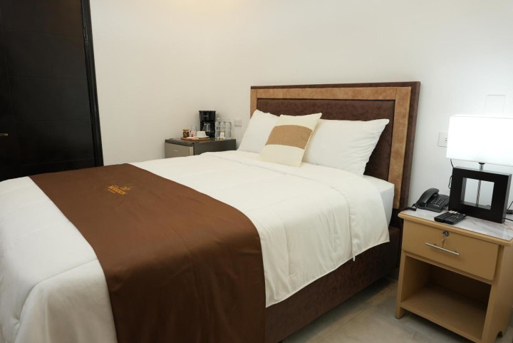 Hotel & Plaza San Pablo - El Salvador