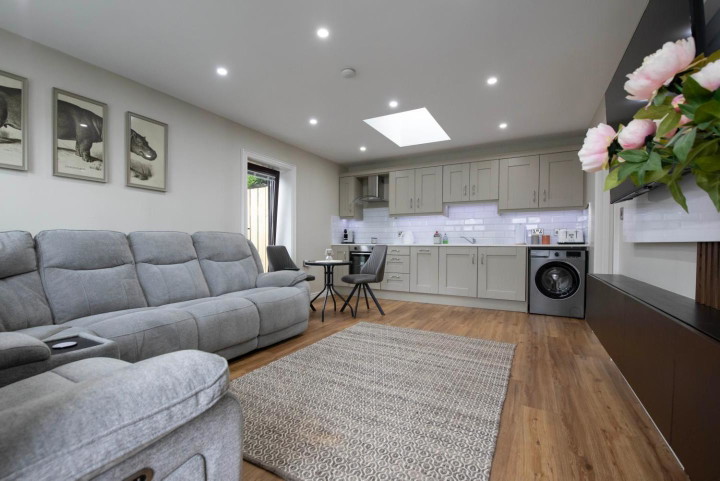 Meigh Village Apartment - Dundalk