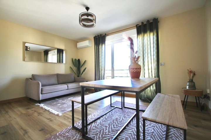 Appartement Chaleureux Parking Privé - Vénissieux