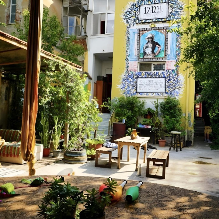 Tirana Backpacker Hostel - Tirana