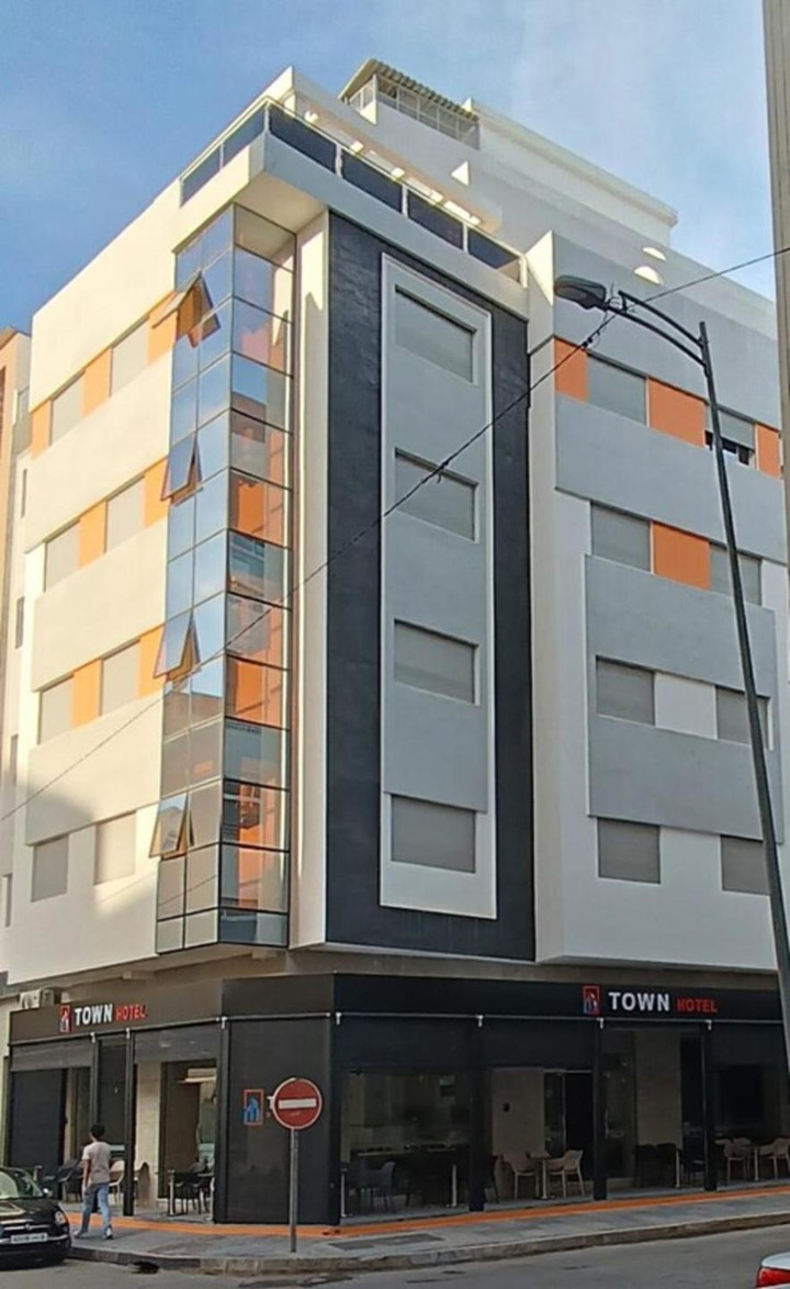 Town Hotel - Kénitra