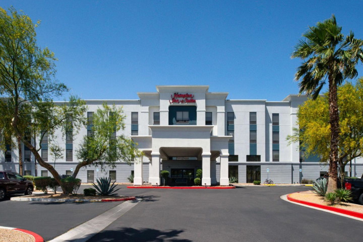 Hampton Inn & Suites Las Vegas Airport - Las Vegas, NV