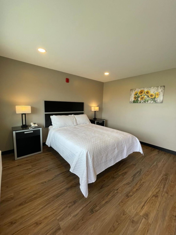 Four Seasons Inn - Point Pleasant, WV