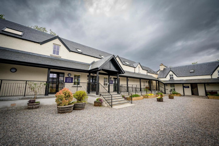 Loch Ness Bunk Inn - Loch Ness