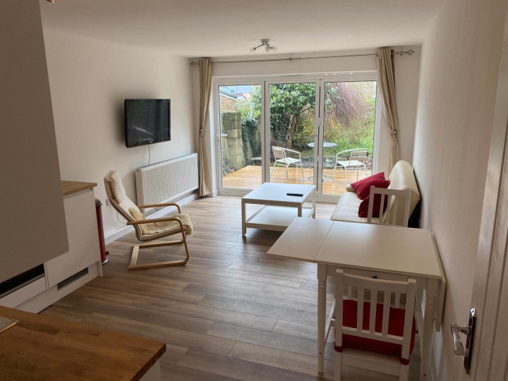 Adorable One-bedroom Flat With Patio Garden. - East Sussex