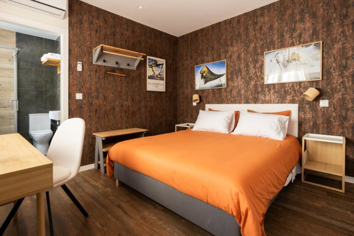 Art-inspired Guesthouse - Ensuite Double Rooms With Ac And Workspace In Porto - Maia