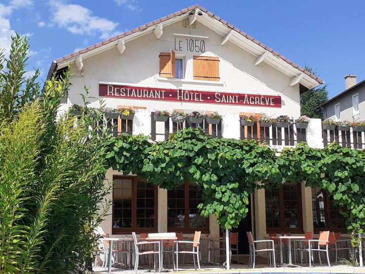 Logis Hôtel Restaurant Le 1050 - Saint-Bonnet-le-Froid