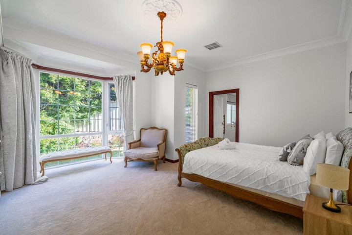 4br Mansion With Classic Charm In Embassy Precinct - Canberra